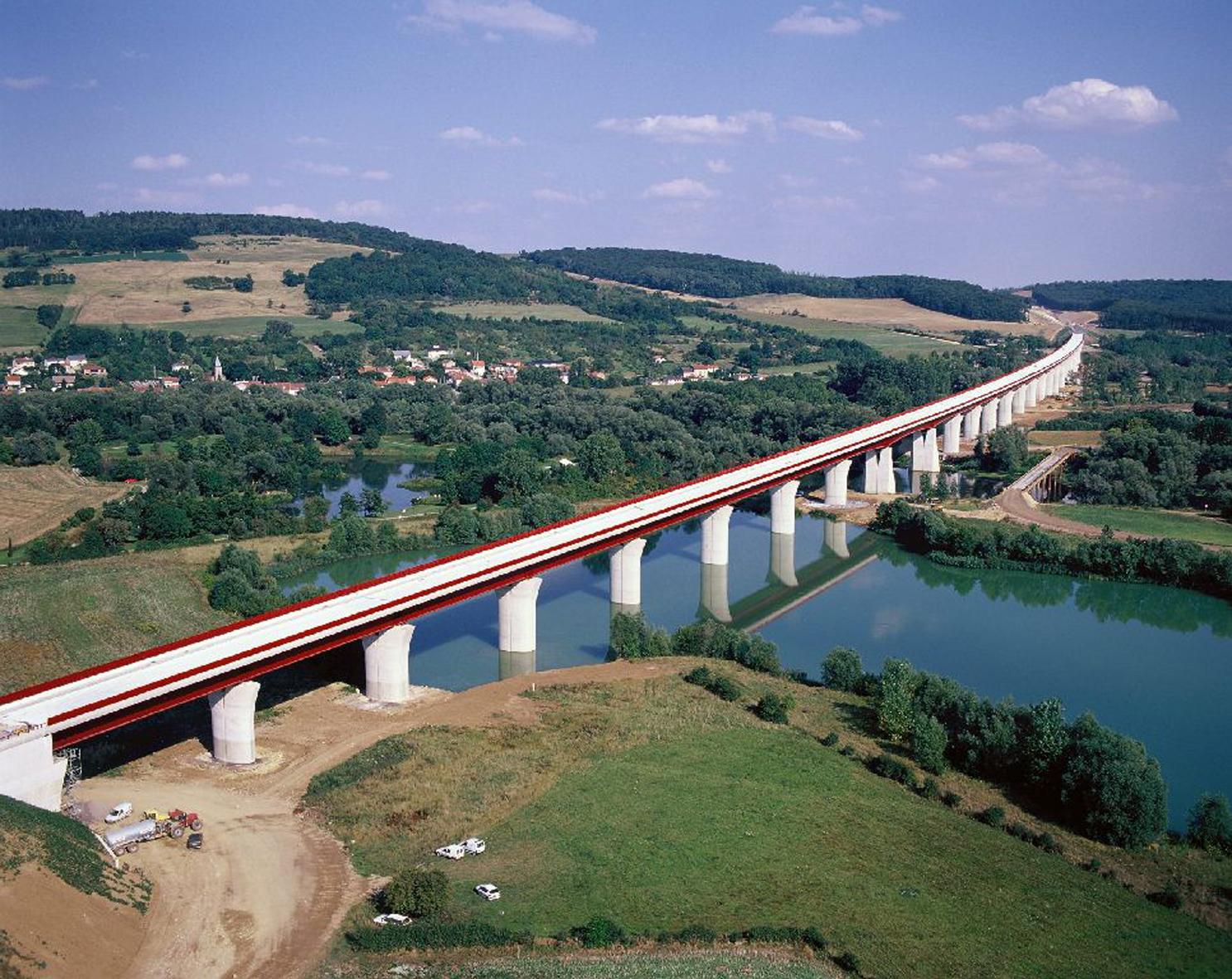 Viaduc sur la Moselle - LGV Est - PONT A MOUSSON (54) - Baudin Chateauneuf